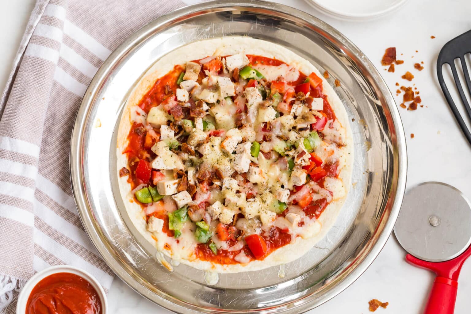 Easy S'mores Dessert Pizza Recipe - Simply Stacie