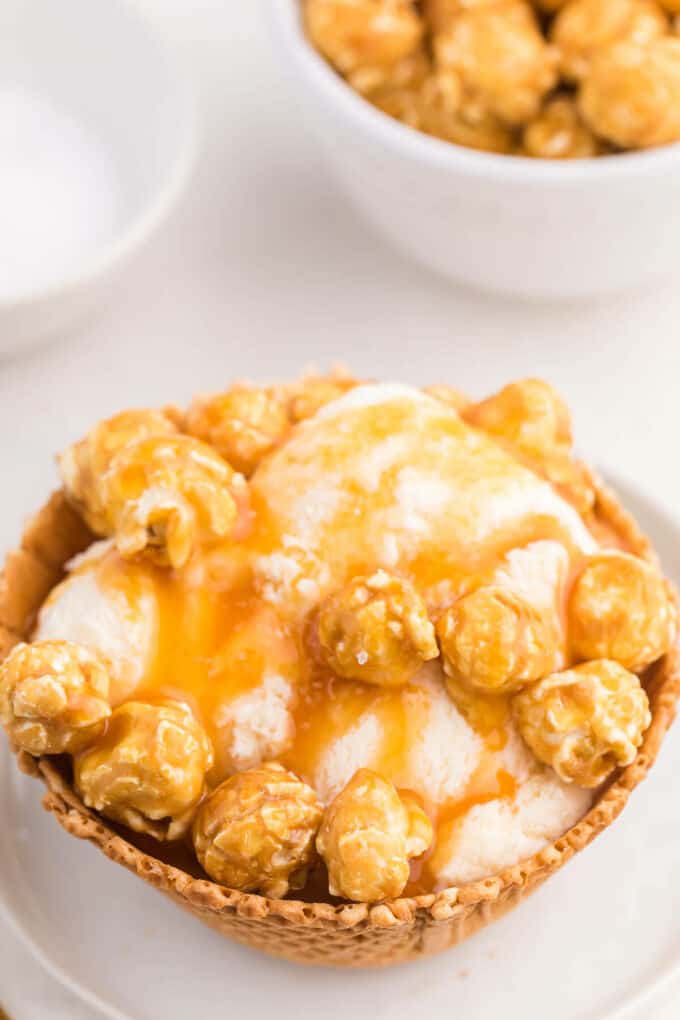 Caramel Crunch Ice Cream Sundae - Simply Stacie