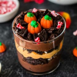 Pumpkin Patch Dirt Cups {Easy Halloween Dessert} - Simply Stacie