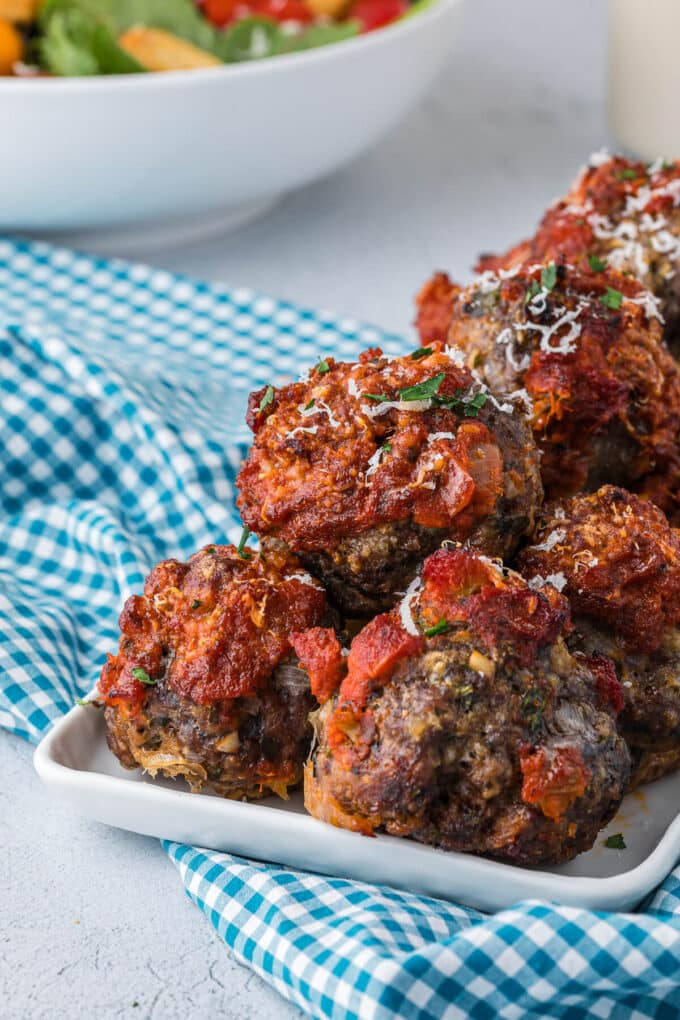 Easy Cheesy Meatballs - Simply Stacie