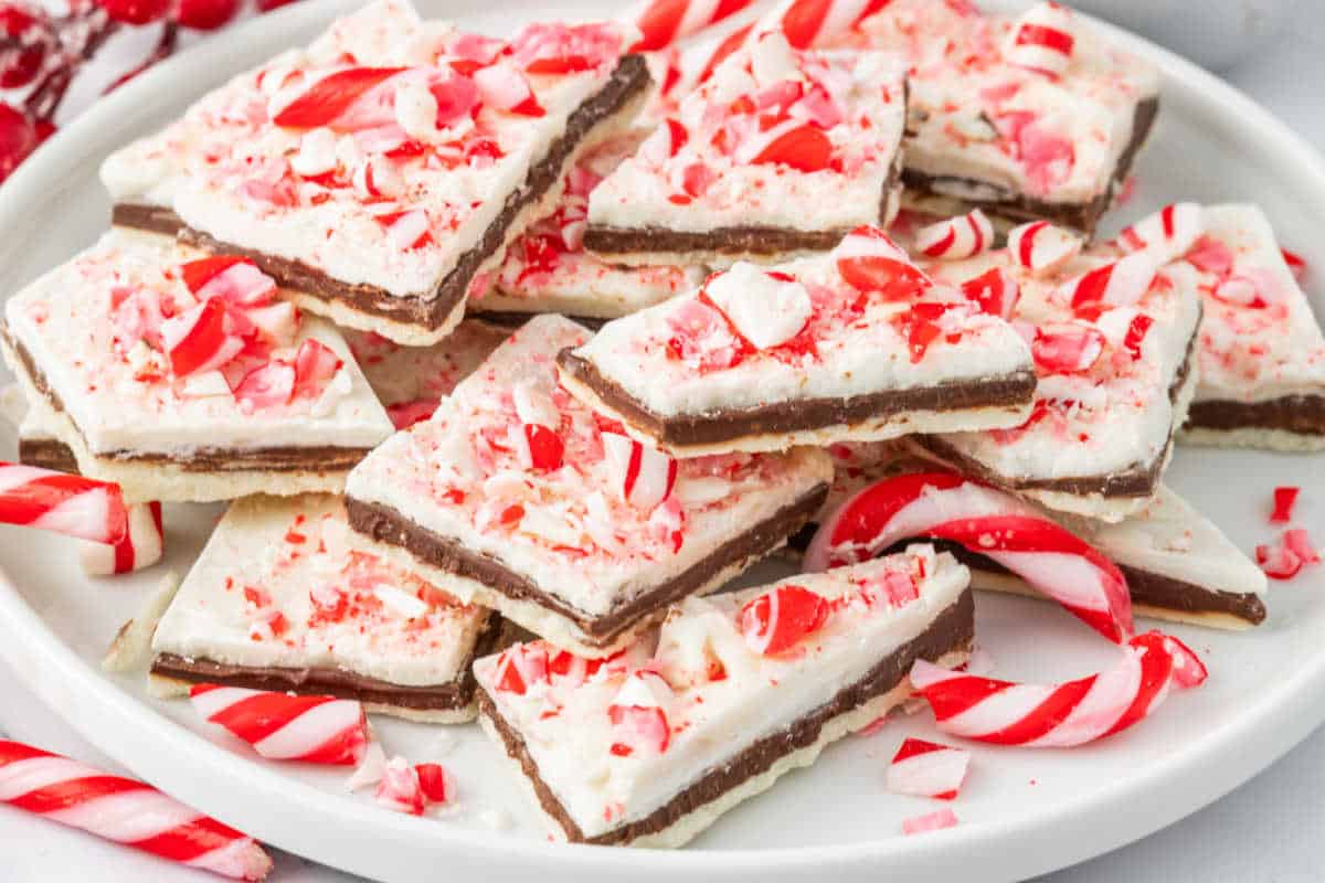 Easy Homemade Peppermint Bark Recipe - Simply Stacie