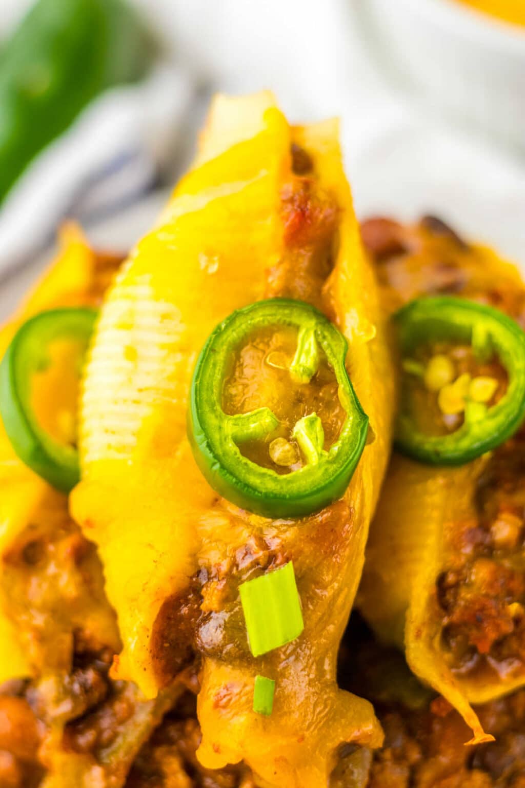 Chili Cheese Stuffed Shells {Mexican Stuffed Shells} - Simply Stacie
