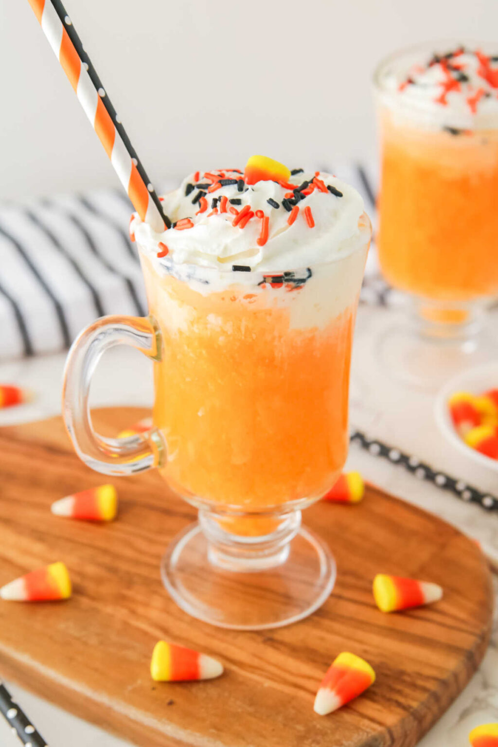 Halloween Ice Cream Floats {Tastes Like a Creamsicle!} - Simply Stacie