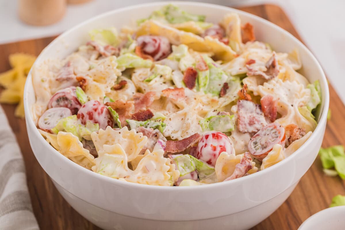 Easy BLT Pasta Salad Recipe - Simply Stacie