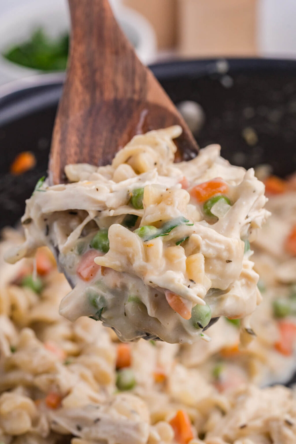 Easy One-Pan Chicken Pot Pie Pasta Recipe - Simply Stacie