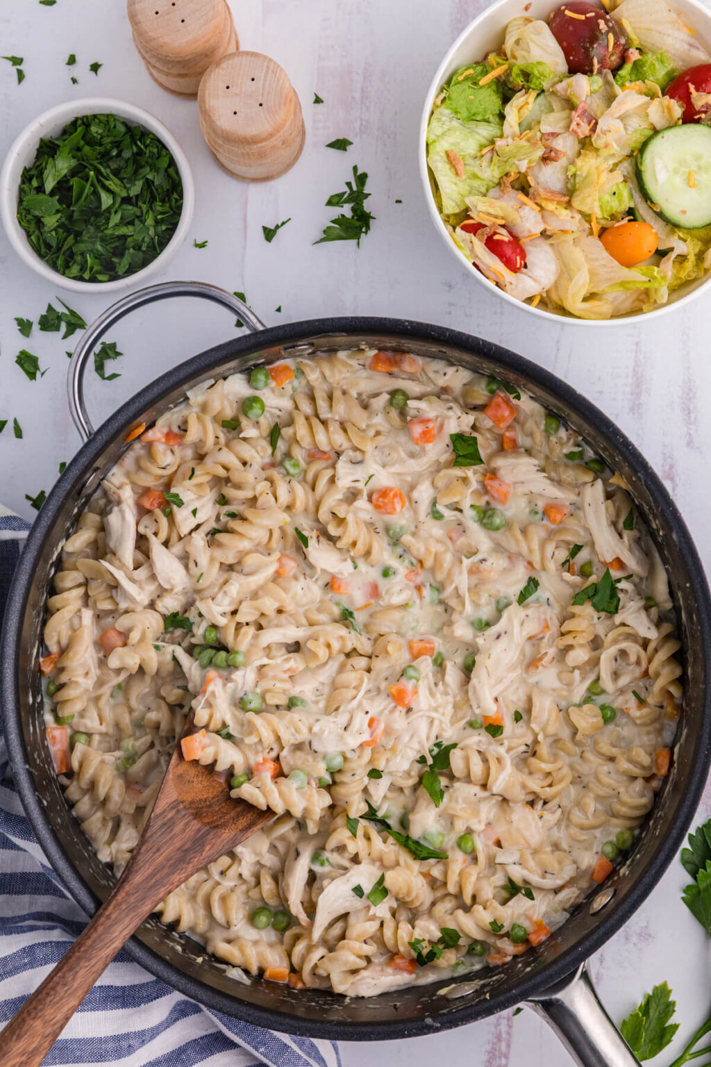 Easy One-Pan Chicken Pot Pie Pasta Recipe - Simply Stacie