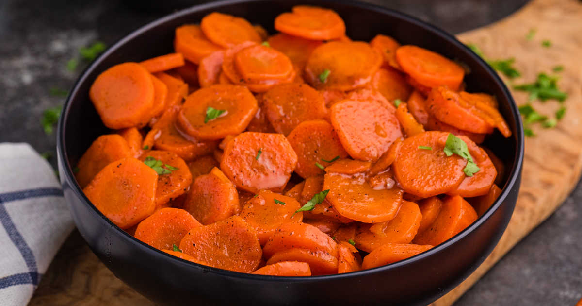 Maple Glazed Carrots Recipe (Easy and Delicious) - Simply Stacie